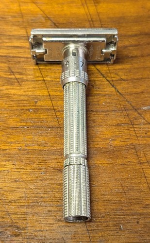 Vintage 1960's Gillette Slim Adjustable 1-9 DE Safety Razor | eBay