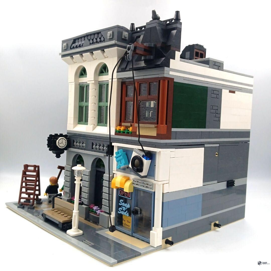 LEGO Creator Expert Modular Buildings Brick Bank 10251 In 2016 Used ...