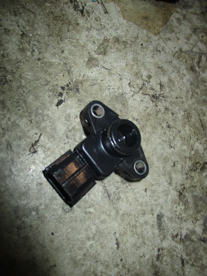 Suzuki DF90 outboard map sensor (18590-68H00) | eBay