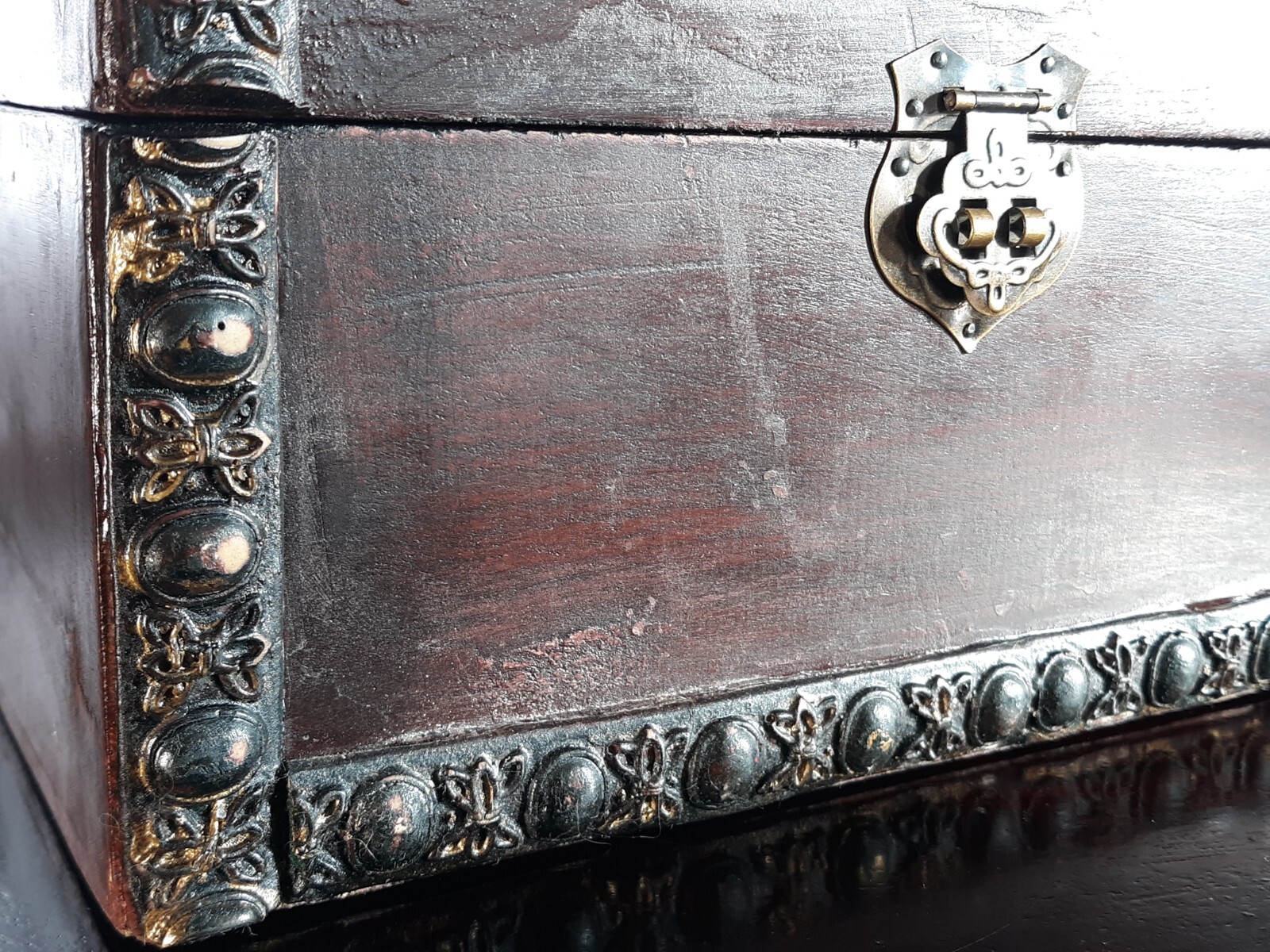 Brown Leather Styled Small Wooden Chest with Brown Felt Inside Treasure ...