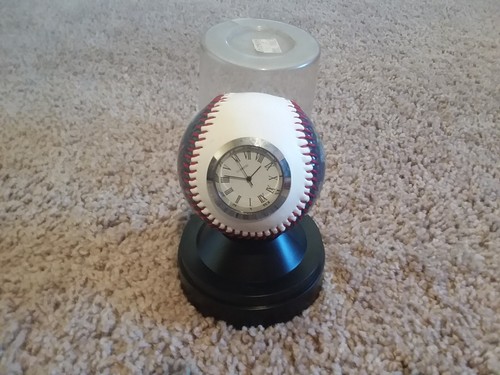 NEW YORK YANKEES 2005 RAWLINGS BALL CLOCK SOUVENIR COLLECTIBLE BASEBALL ...