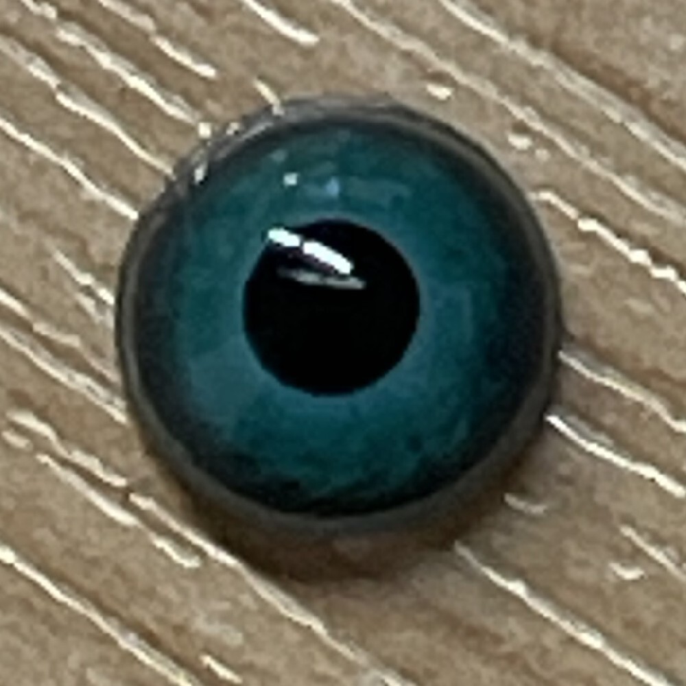 Green Crystal Glass Bird Eyes - Round Pupil | eBay