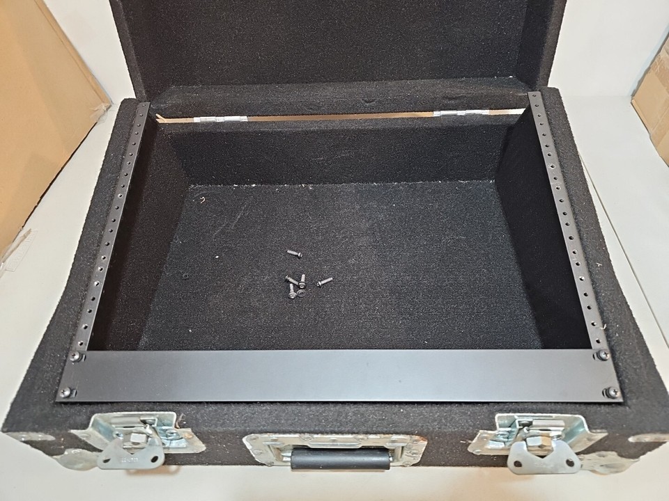 Odyssey Carpeted Case for CDJ DJ CD Player Mixer Rack Mount 22"×17"×5 ...