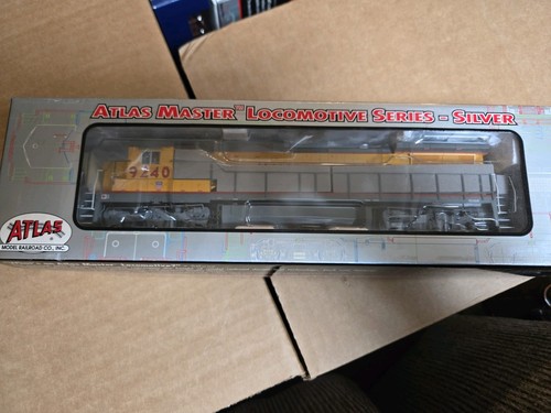 Atlas Master Series Silver #7618 Dash 8-40C Locomotive Union Pacific ...