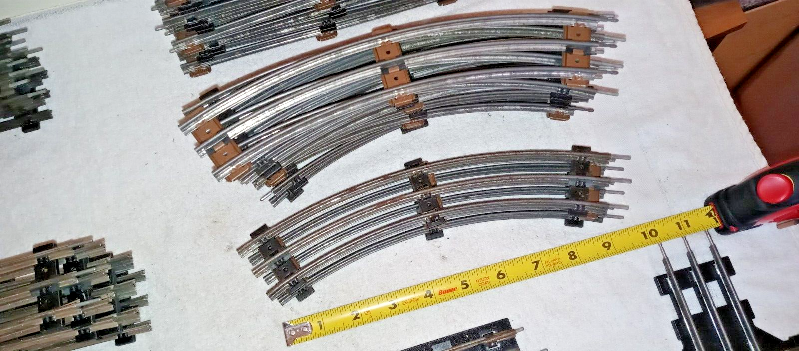 2 LIONEL MANUAL SWITCH TRACK 90° CROSSING TRACK 43 MISCELLANEOUS TRACKS ...