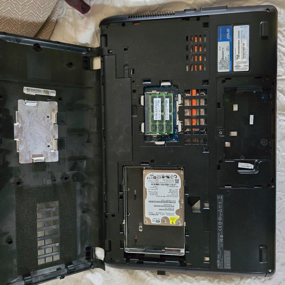 ASUS A93s 18Zoll Laptop I7 Prozessor Ram Speicher 8 GB / Festplatte ...