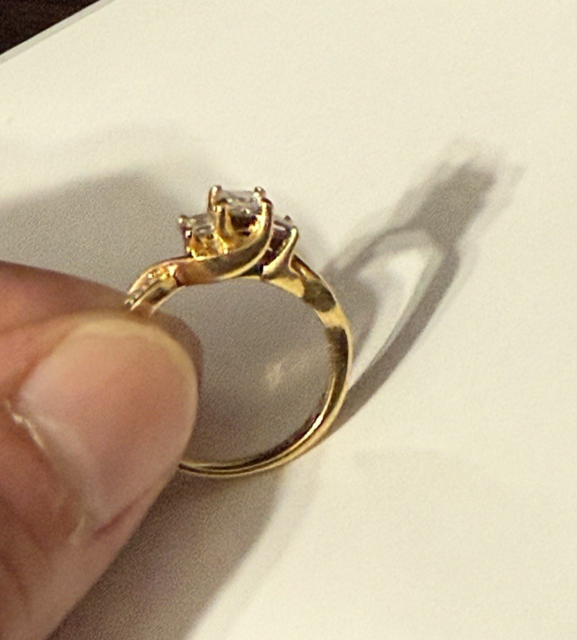 10kt yellow gold ring with diamonds, 3 Grams - Scrap gold | eBay