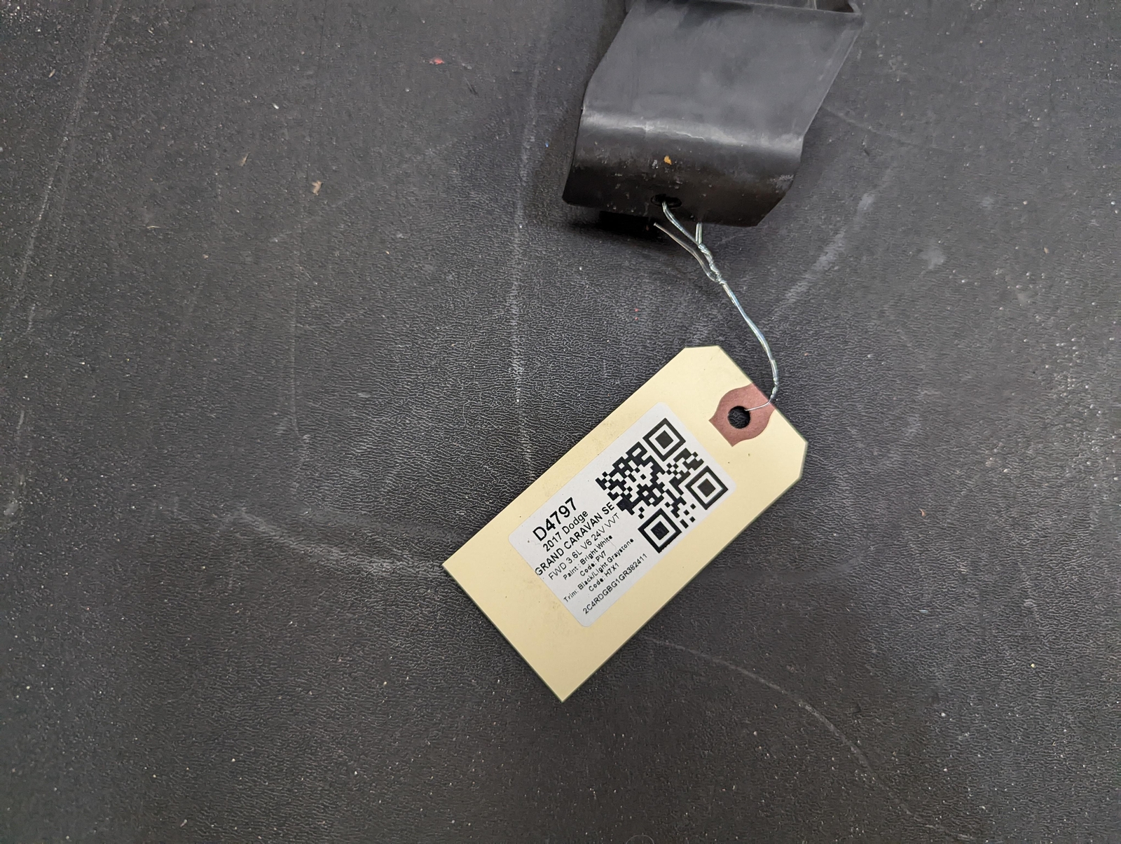 Rear Bumper Center Bracket 2016 Dodge Grand Caravan 5113107AC 2011 2012 ...