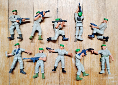Mattel GUTS Lot of 10 figures Green Berets soldier army men GUTS! 1986 ...
