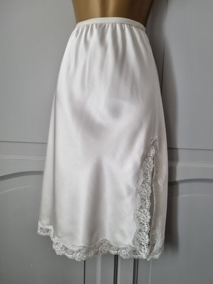 LADIES VTG M&S CREAM SILKY SATIN POLYESTER HALF SLIP SIZE 16 | eBay UK