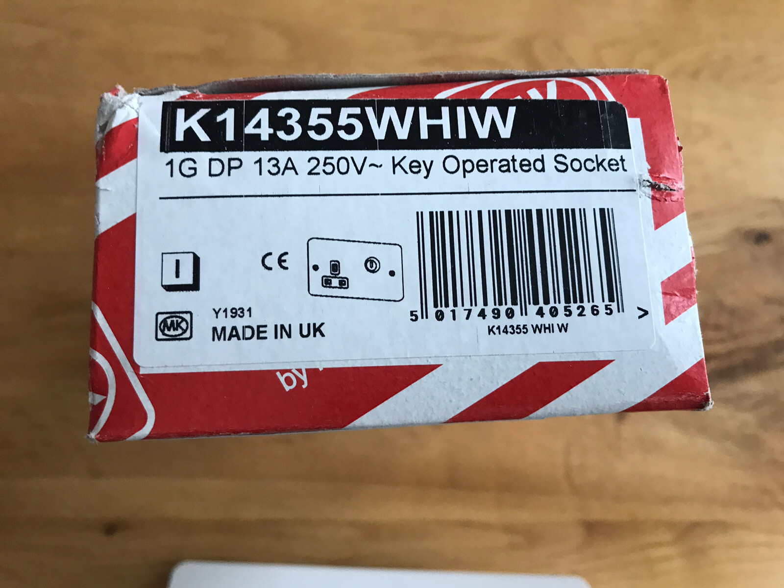 Mk White 13 Amp Socket Key Operated K14355WHIW Cleaners 230V | eBay UK