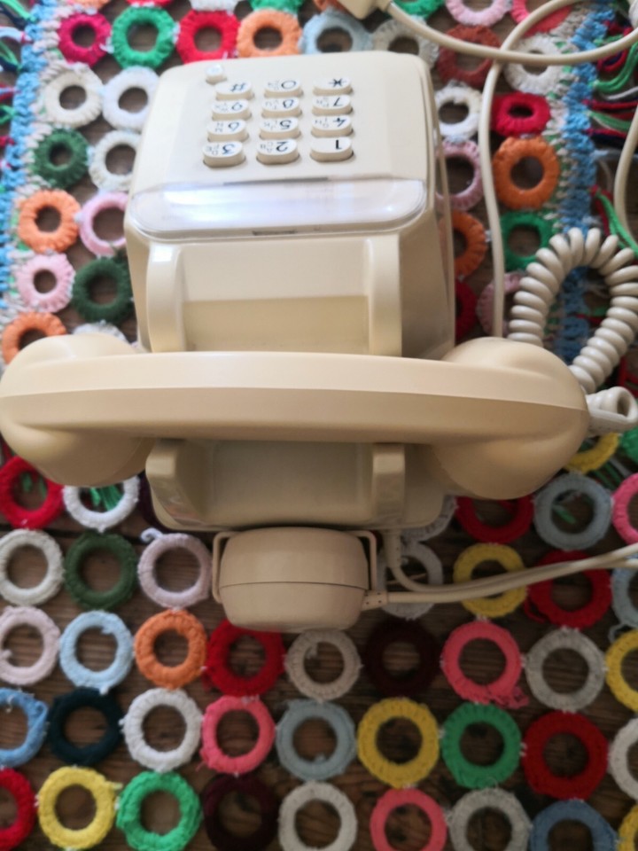 TELEPHONE FIXE VINTAGE IVOIRE A TOUCHES SOCOTEL S63 PTT CABLE | eBay