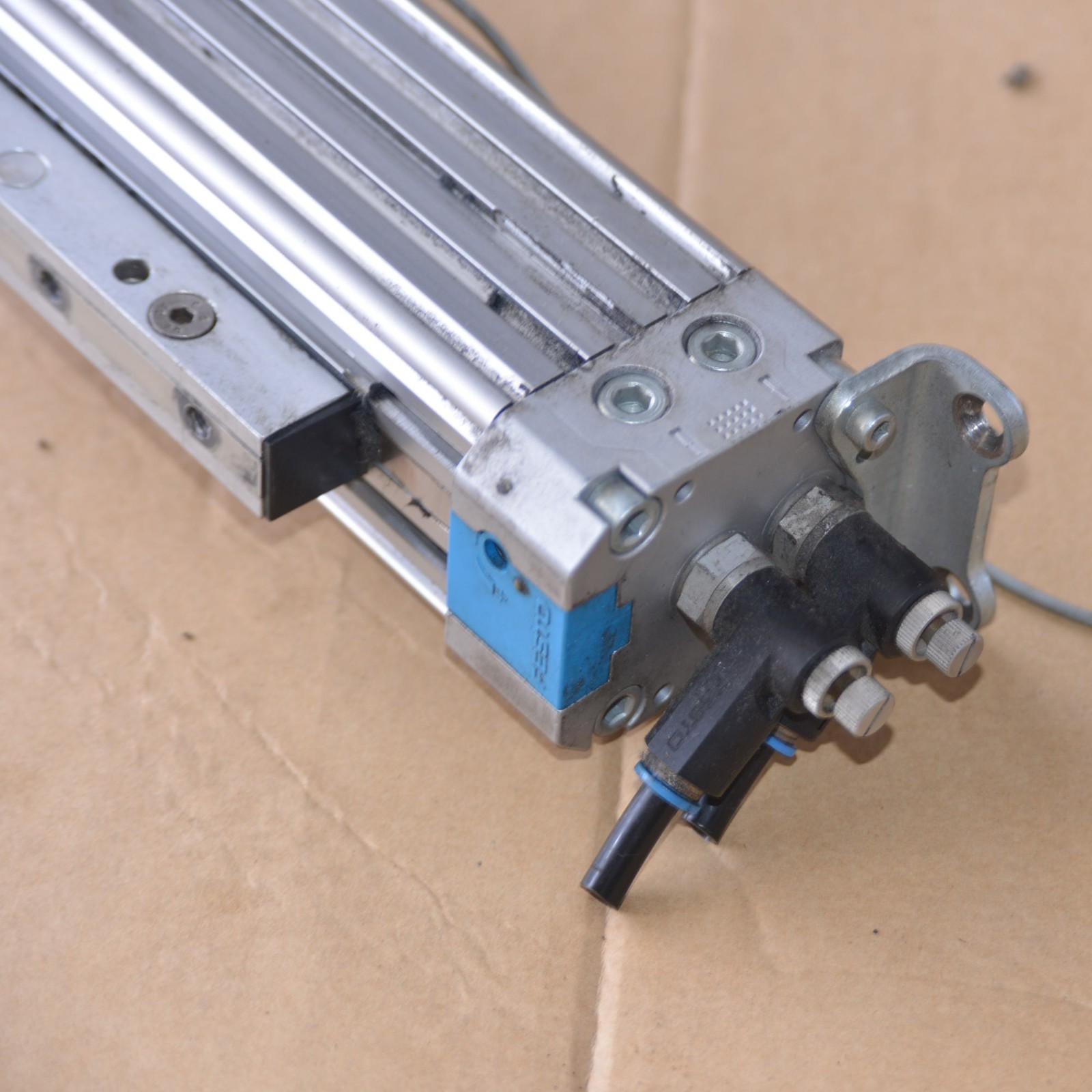 FESTO Rodless pneumatic ram Cylinder DGC-40-1000-PPV-A-B linear ...