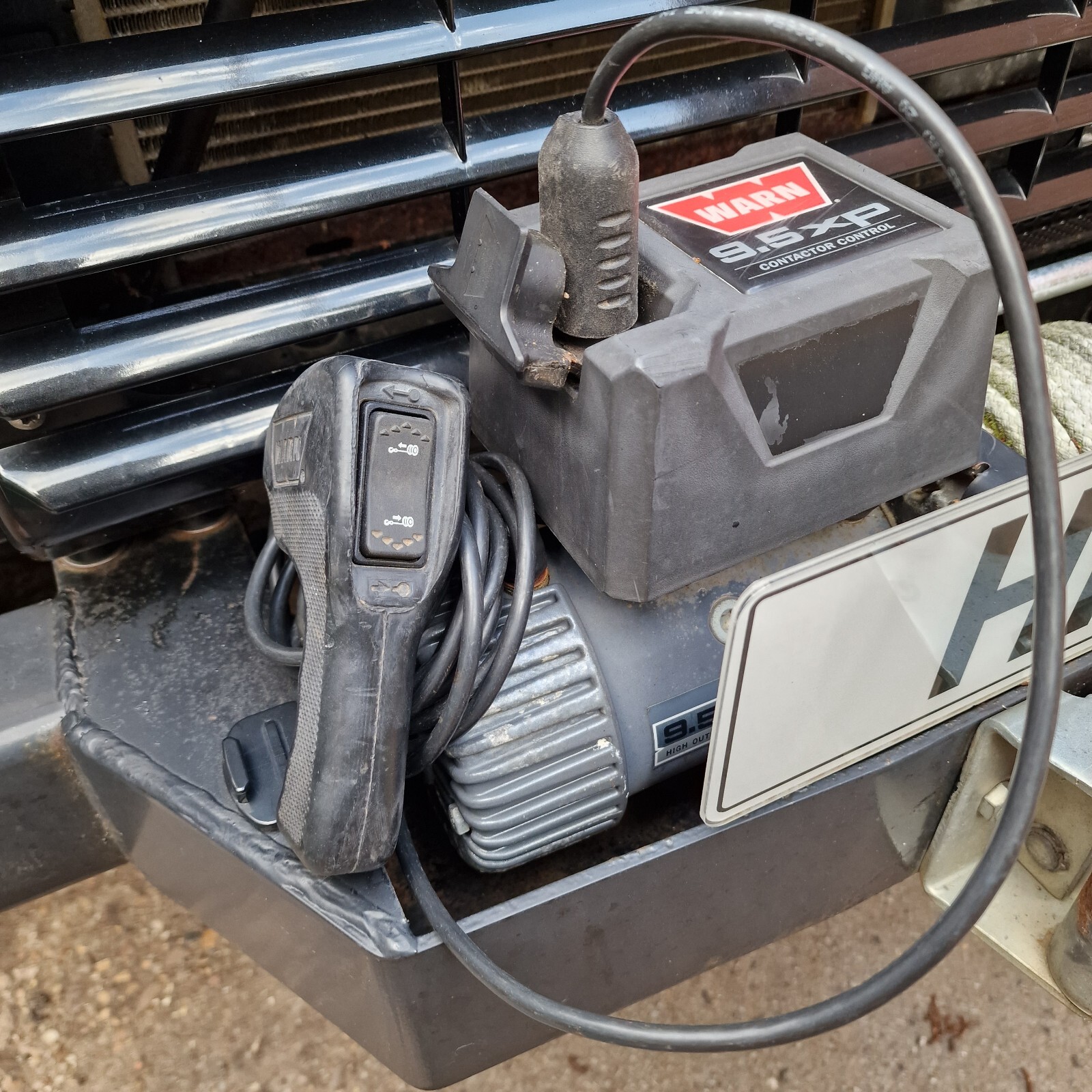 Land Rover Defender Winch Bumper & WARN 9.5XP Winch. Marlow Rope ...