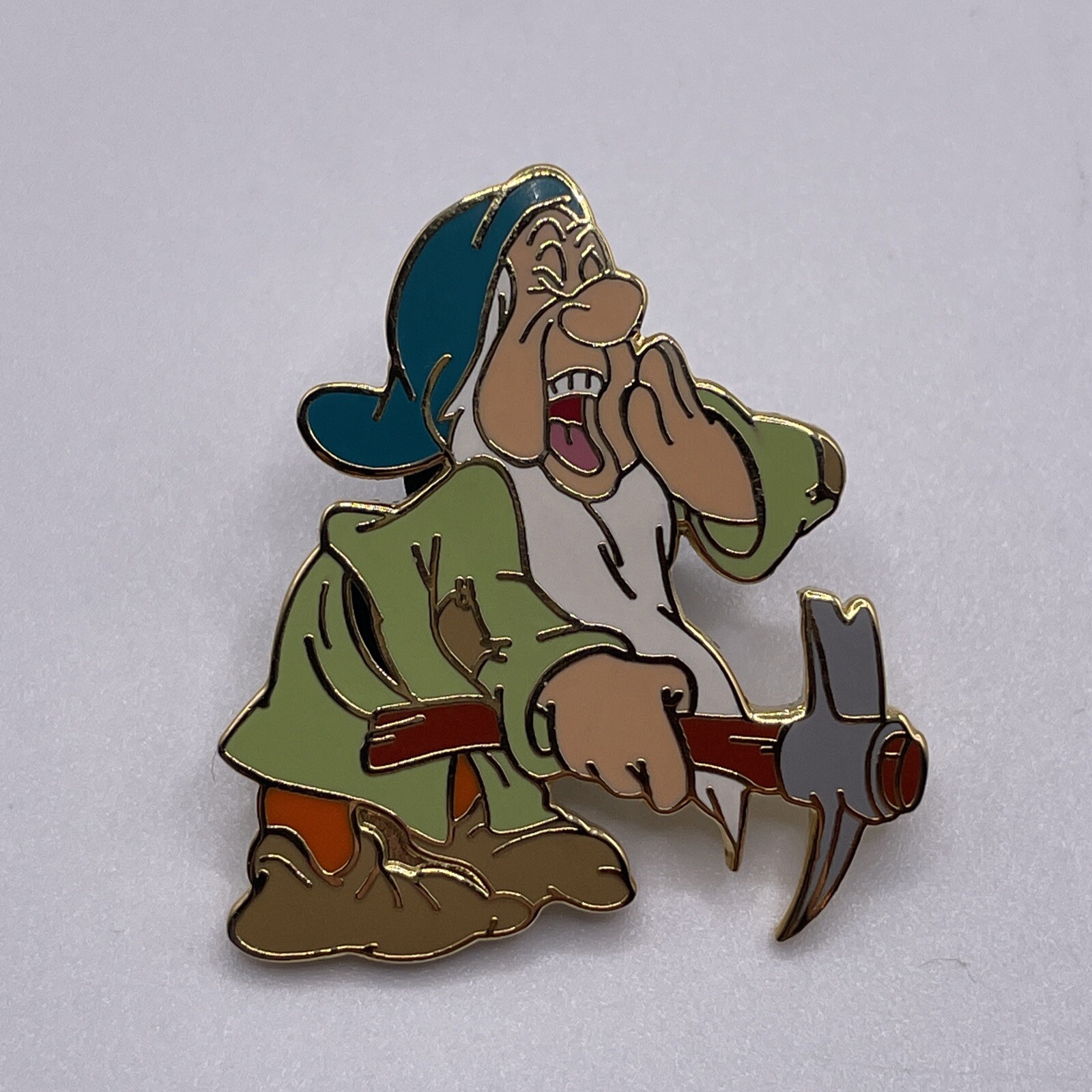 Snow White and the Seven Dwarfs - Sleepy Yawning - Disney Pin 6668 | eBay
