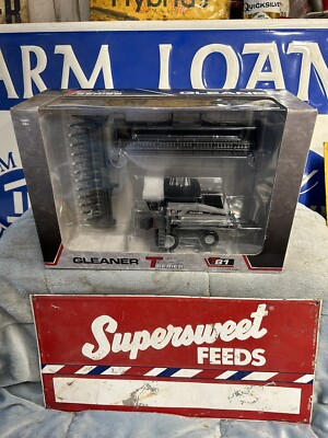 2025 SpecCast 1:64 Gleaner T81 Combine with Corn & Grain Heads NEW!! | eBay