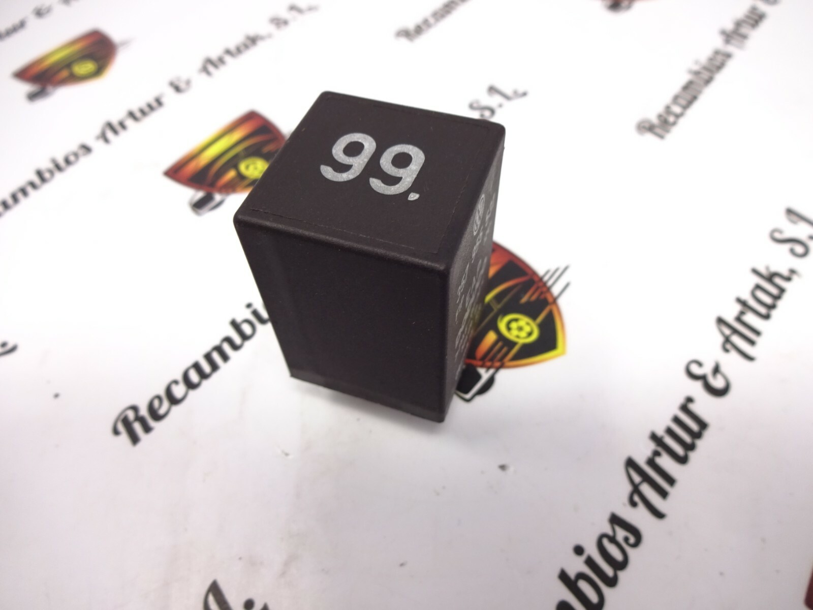 Relay Relais VW Volkswagen Nr. 99 Golf 3 Vento Passat 35i Polo T4 ...