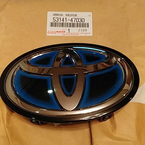 Toyota Genuine Radiator Per-Collision Grille Emblem Prius C-HR 53141 ...