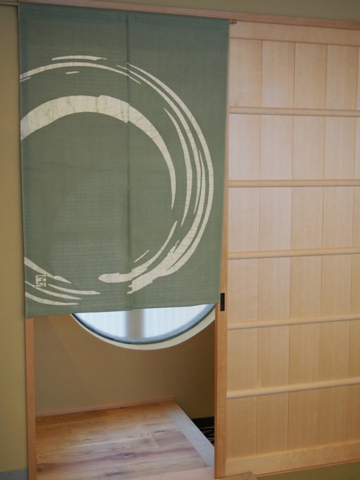 Kyoto Enso Maru Pattern Noren Door curtain Roketsu dye LightGreen ...