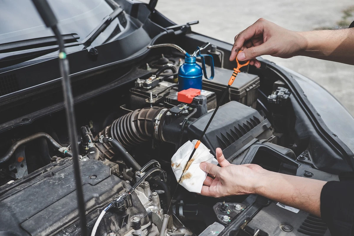 Expert Advice for Checking Your Vehicle’s Engine Oil Level