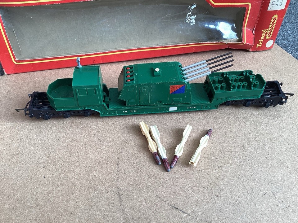 Triang R343 Four Rocket Launcher Wagon OO Gauge | eBay UK