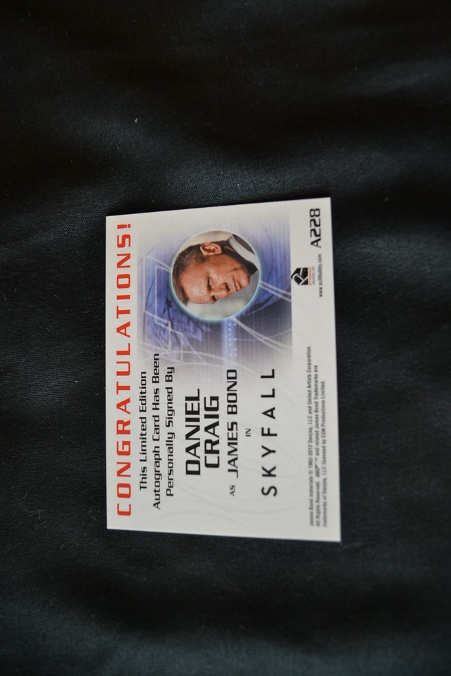 James Bond Autograph Card Daniel Craig as 007 A228 Rittenhouse 2012 ...
