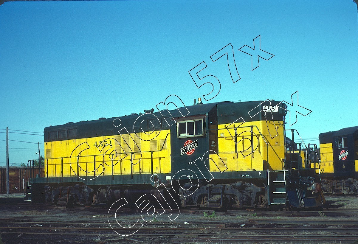 Original Slide- CNW GP9 4551 NEW Paint At Minneapolis, MN. 5/83 | eBay