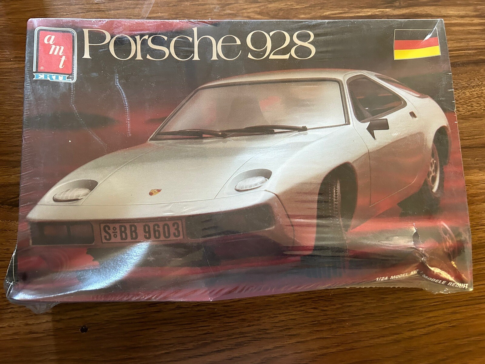Porsche 928 Model Kit-1/24 Scale-New-open Boxed/Box Is Damaged/AMT ERTL ...