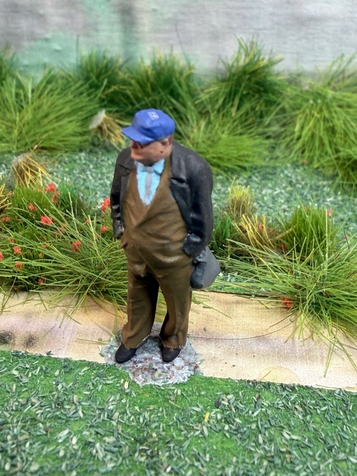 OO GAUGE Model Railway Figure Man In Cap 3D Printed Hand Painted 1:76 ...