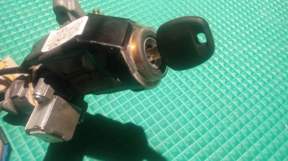 2003-2009 Toyota 4Runner Ignition Switch w/ Key -- 2004 2005 2006 2007 ...