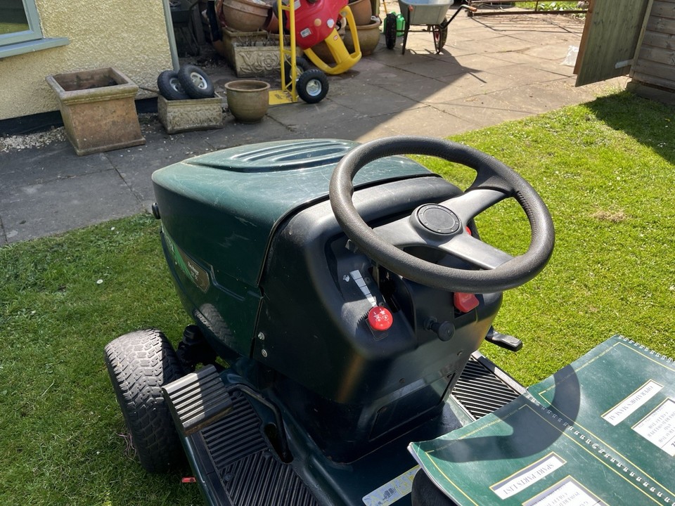 Hayter Tractor Mower REDUCED - ST 42 Inch Cut Briggs & Stratton vtwin ...