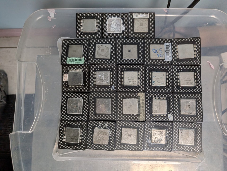 455g or 1lb lot of 23 Intel Black Fiber CPU some MMX for Scrap Gold ...