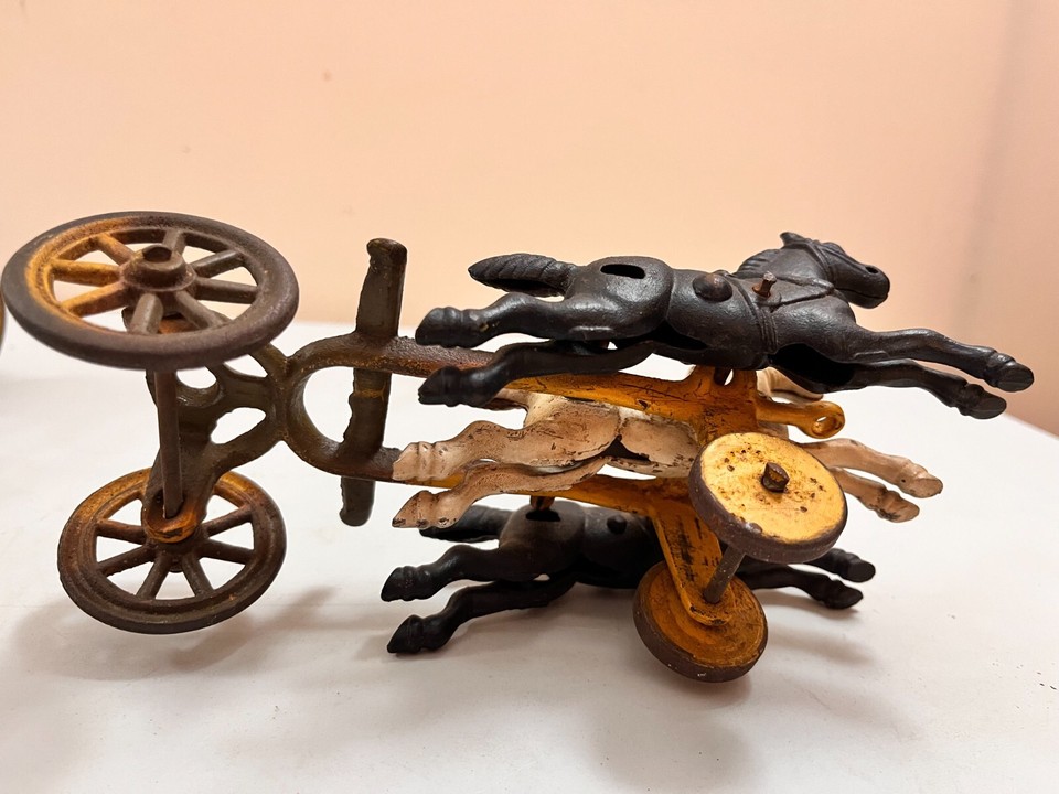 ANTIQUE CAST IRON KENTON HORSE DRAWN FIRE ENGINE TOY | eBay