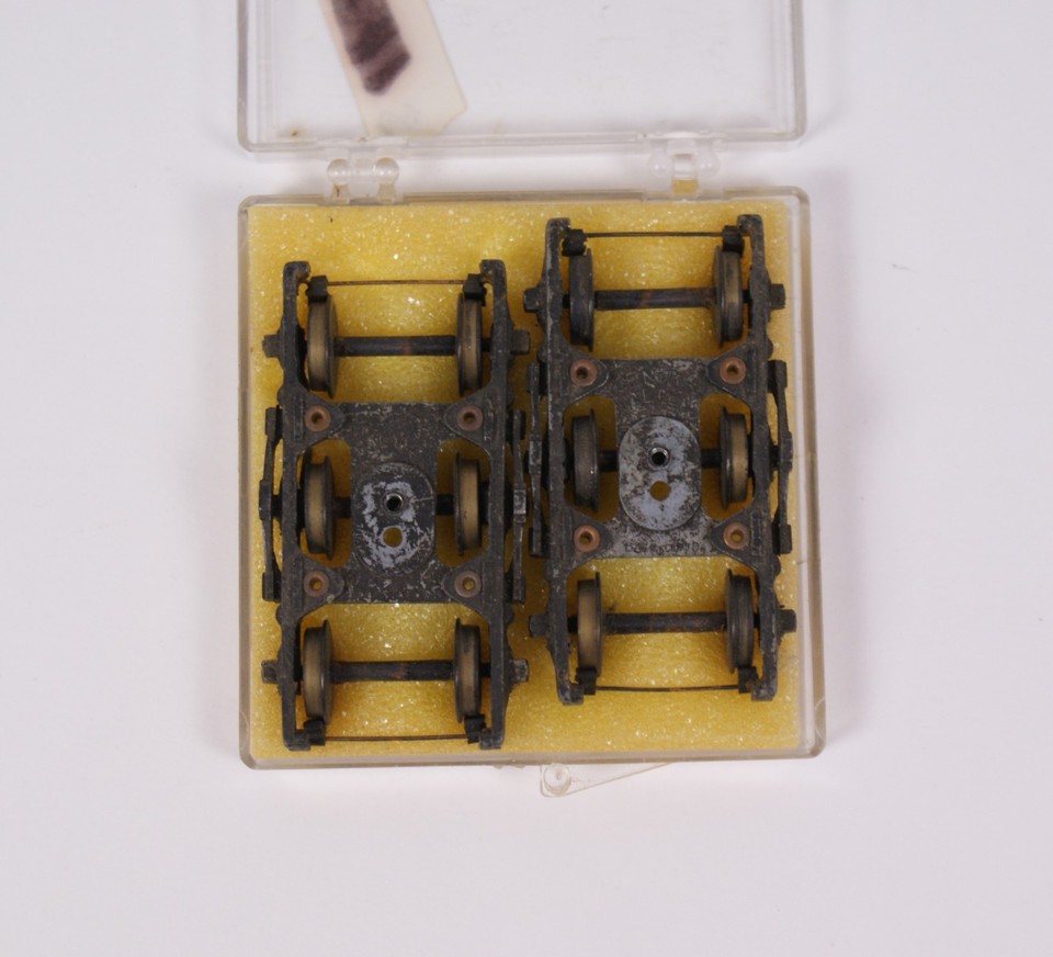 Central Valley HO Scale 6 Wheel Passenger Trucks, Black, Metal Sprung ...