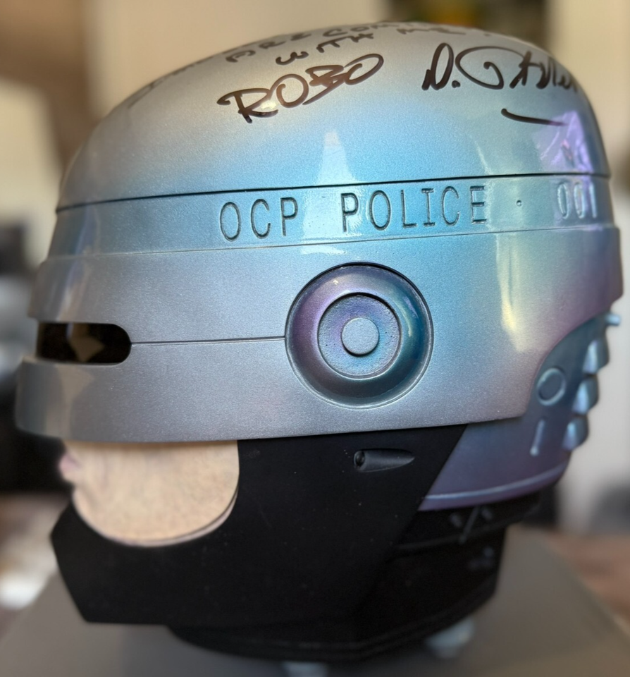 RoboCop 1:1 Helmets (Battle Damaged + Clean) Signed by Peter Weller w ...