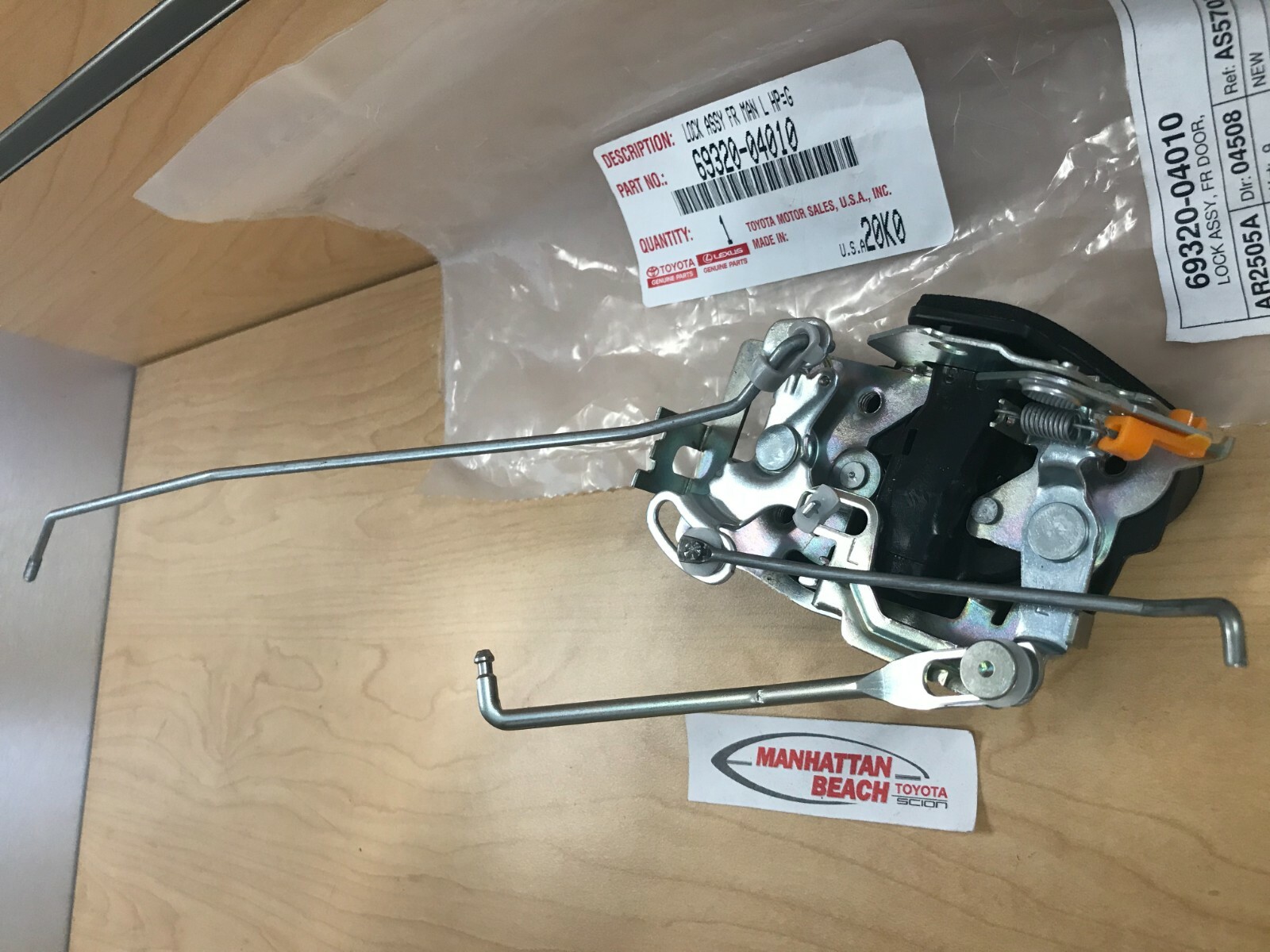 98-04 TACOMA LEFT FRONT DOOR LATCH LOCK NON-POWER GENUINE OEM 69320 ...