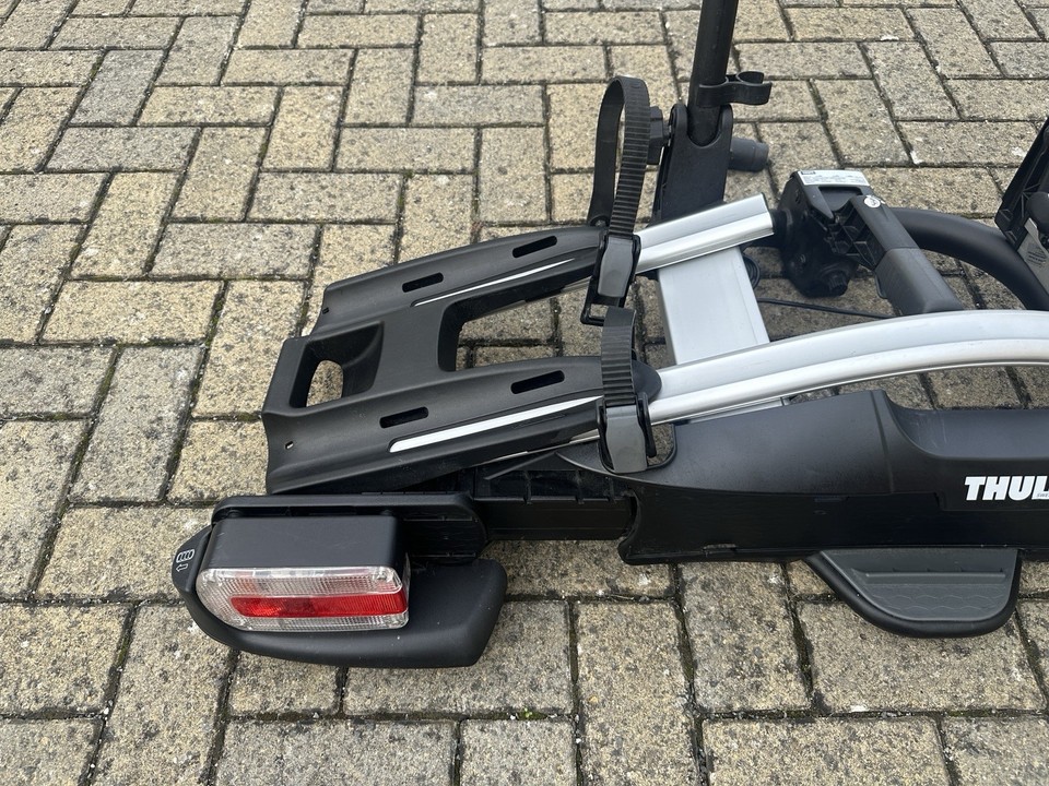 Thule 925 VeloCompact Towbar 2-Bike Cycle Carrier Rack with Key Lock ...