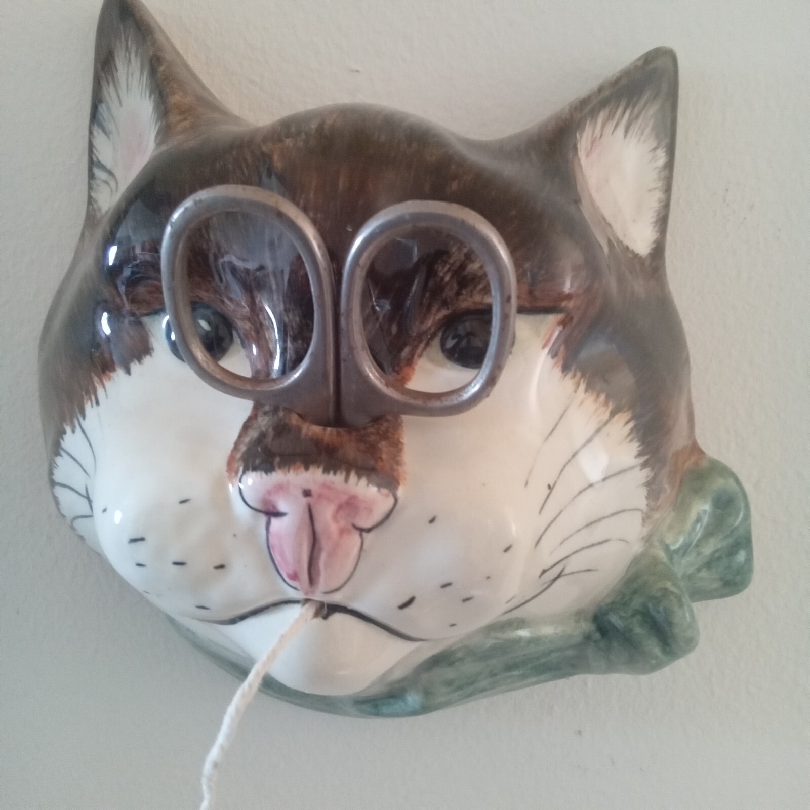 Babbacombe Pottery Cat String Dispenser And Scissors Holder Wall ...