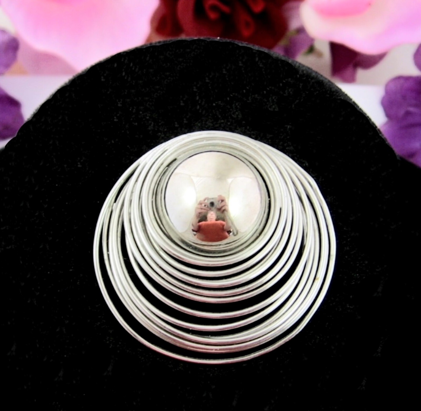 CONCENTRIC CIRCLES Vintage PIN Dome Center Silvertone… - Gem