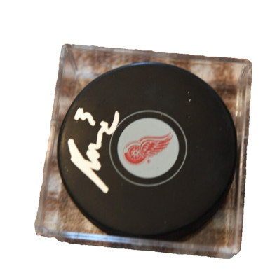 Jared McIsaac Detroit Red Wings Signed Puck | eBay