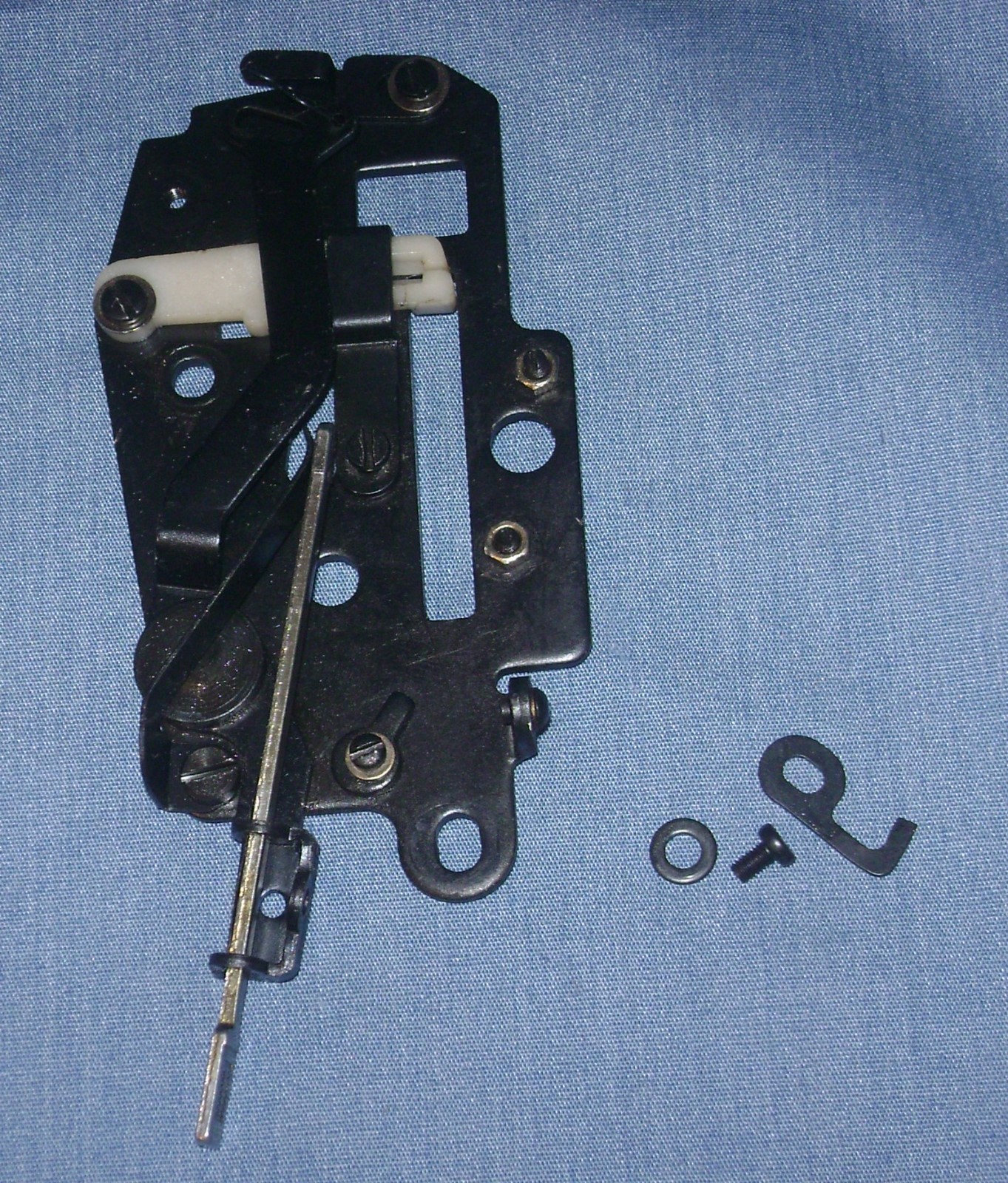Singer Sewing Machine 1425N,1425G,1425U Part 409665 Head End Plate ...