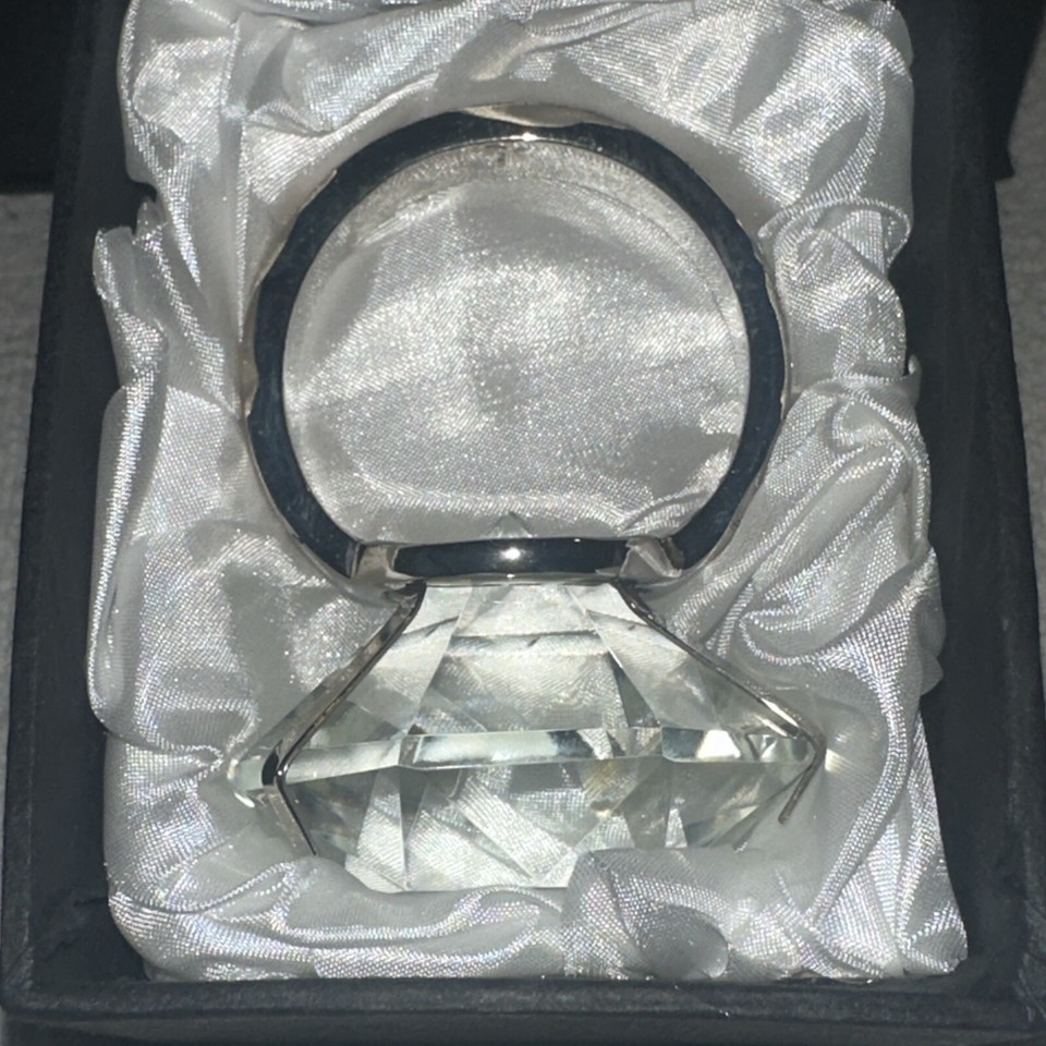 New Amlong Giant Crystal Diamond Ring Paperweight Large Novelty Lot Of ...