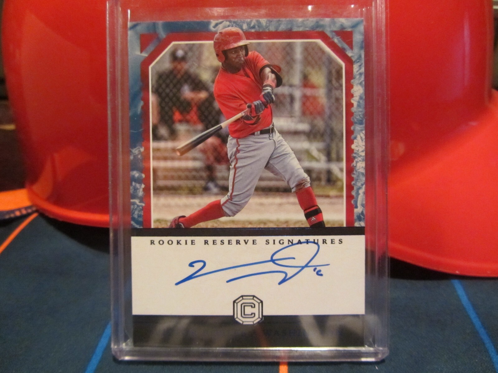 2018 Panini Cornerstone Victor Robles Rookie Reserve Signatures Auto ...