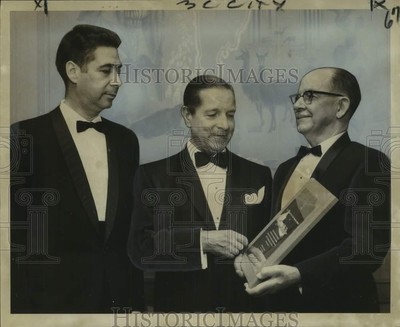 1969 Press Photo Theodore Brent Inter-American Award-Dr. Jose Mora and ...