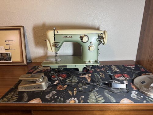 Vintage White Sewing Machine - Model 8930 | eBay