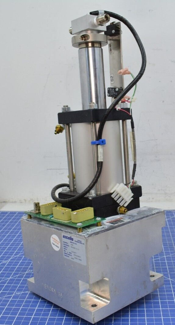 1141471 / STK 583901 FARADAY FLAG ASSY VITREOUS GRAPHITE 3600 / AXCELIS ...