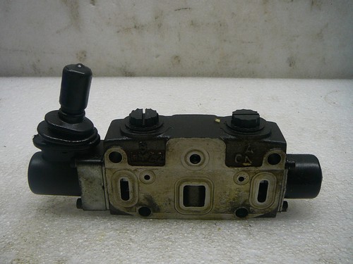 PARKER SINGLE SPOOL HYDRAULIC CONTROL VALVE A 8516, B 1100, B HYZ2 A CN ...