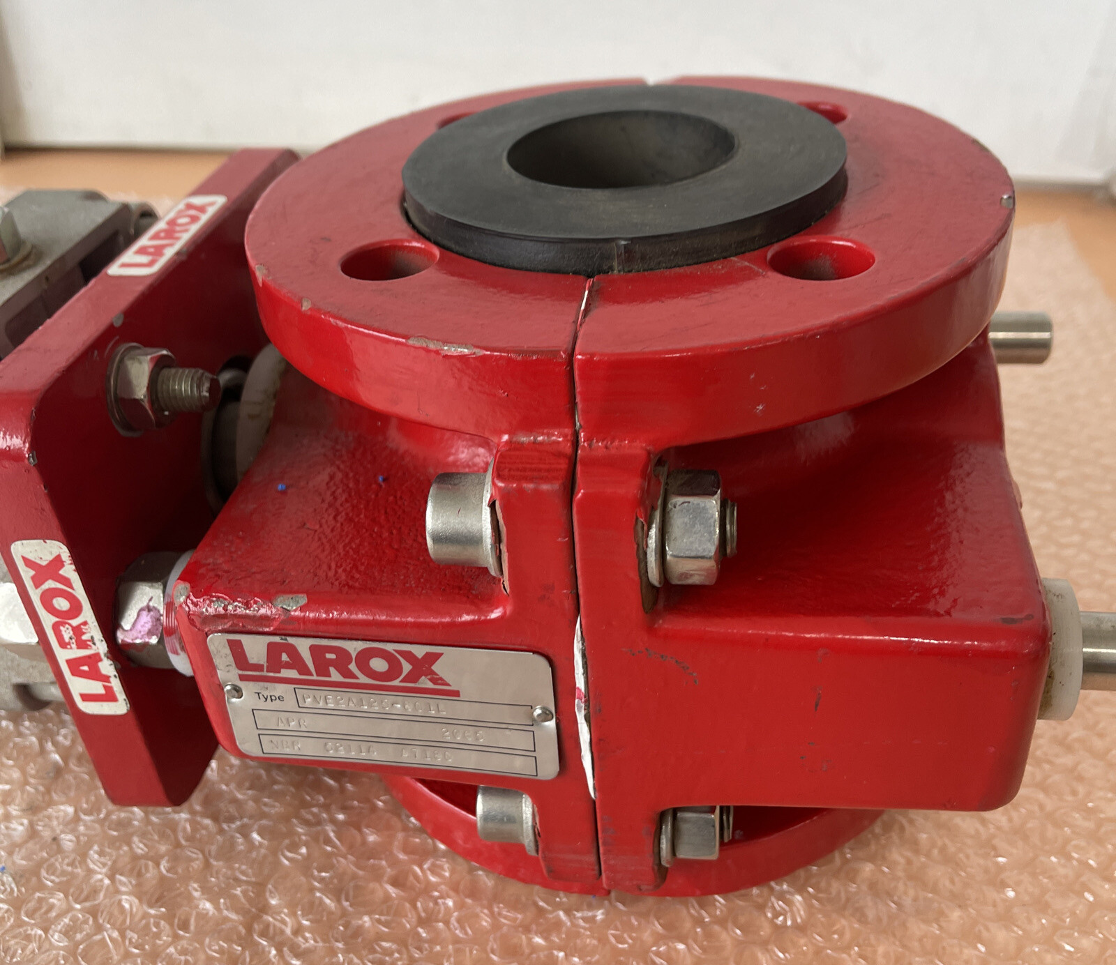 NEW OLD STOCK- LAROX PVE2A125-601L Actuated Pinch Valve || FAST SHIPPED ...