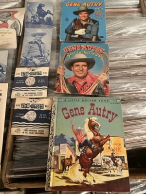 Western Lot, Gene Autry Books, View master, exhibit cards, magazine ...