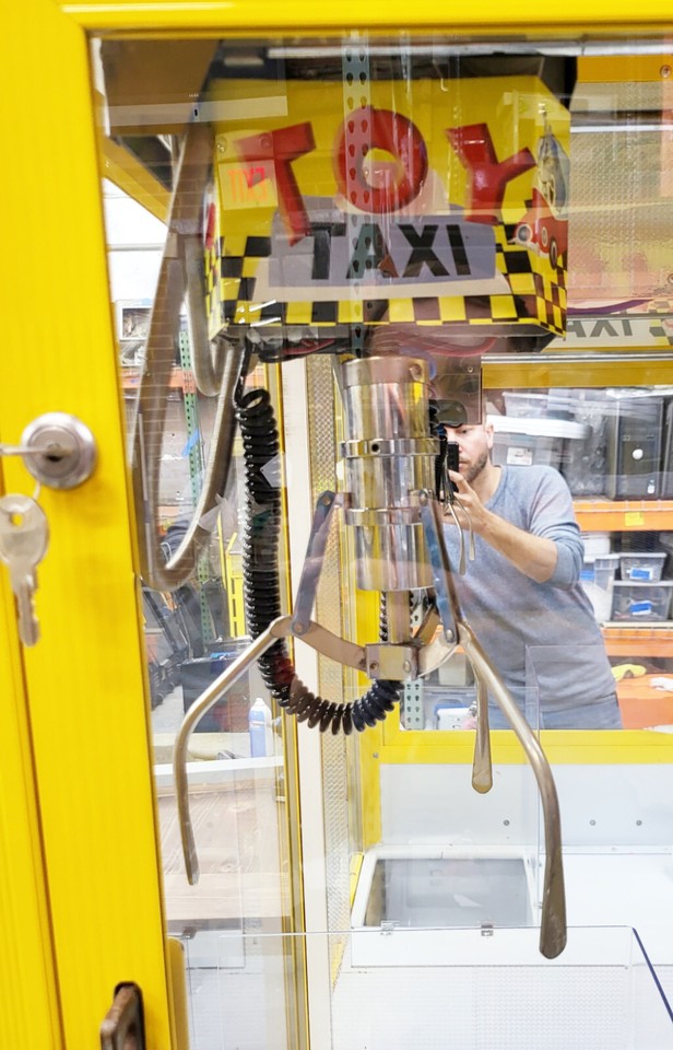 TOY TAXI Claw Crane Plush Stuffed Animal Prize Redemption Arcade ...